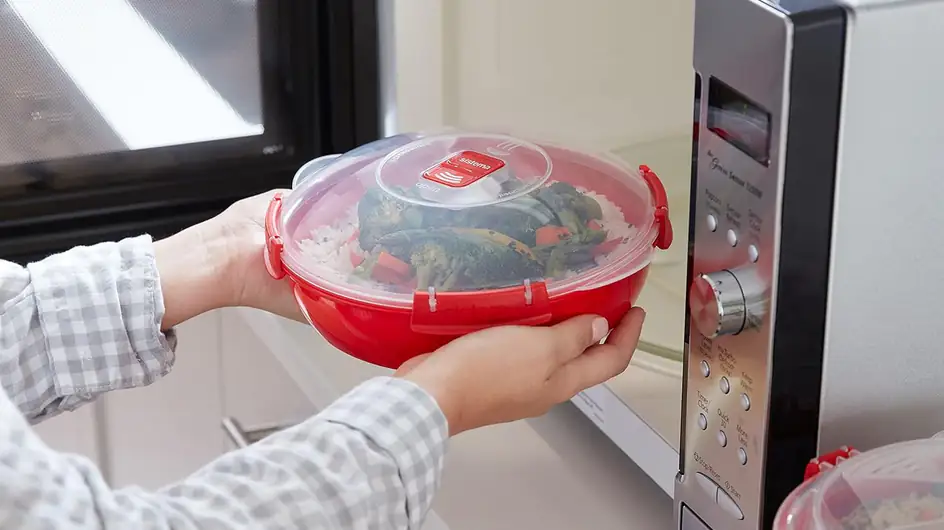 Cette boite pour faire réchauffer votre repas au micro-ondes à la ...
