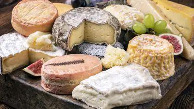 Oubliez les régimes sans plaisir car ce fromage franc-comtois contient ...
