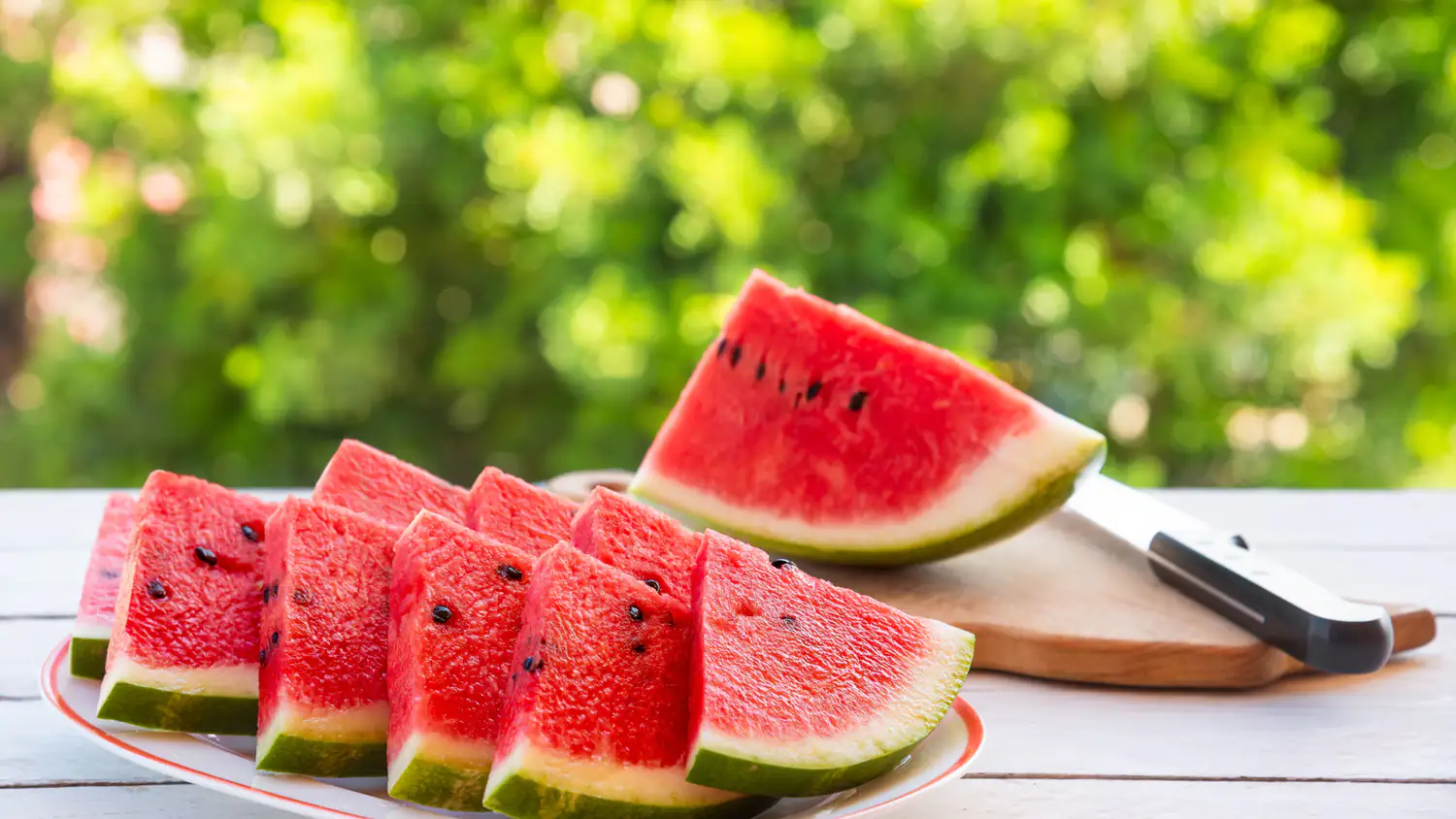 Pastèque : la manger seulement l’été est une erreur, ce fruit peut bien ...