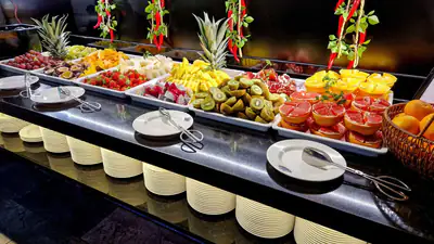 Ce buffet à volonté instaure une amende étonnante pour les clients, non ...