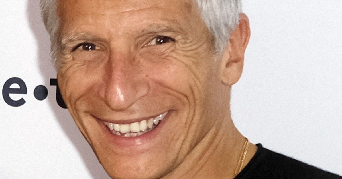 Nagui méconnaissable en vacances, l'animateur affiche son corps ...