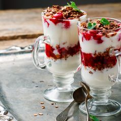 Recette express : Cyril Lignac dévoile ses verrines façon cheesecake ...